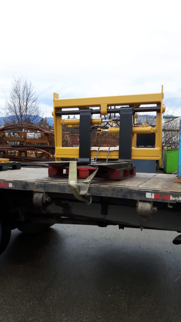 Hydraulic Fork Positioners - Excavators and Wheel Loader Attachments